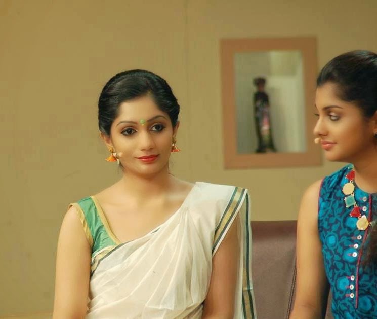 Malayalam Serial Actress Arya In Set Saree Photos - FILM ACTRESS PLUS