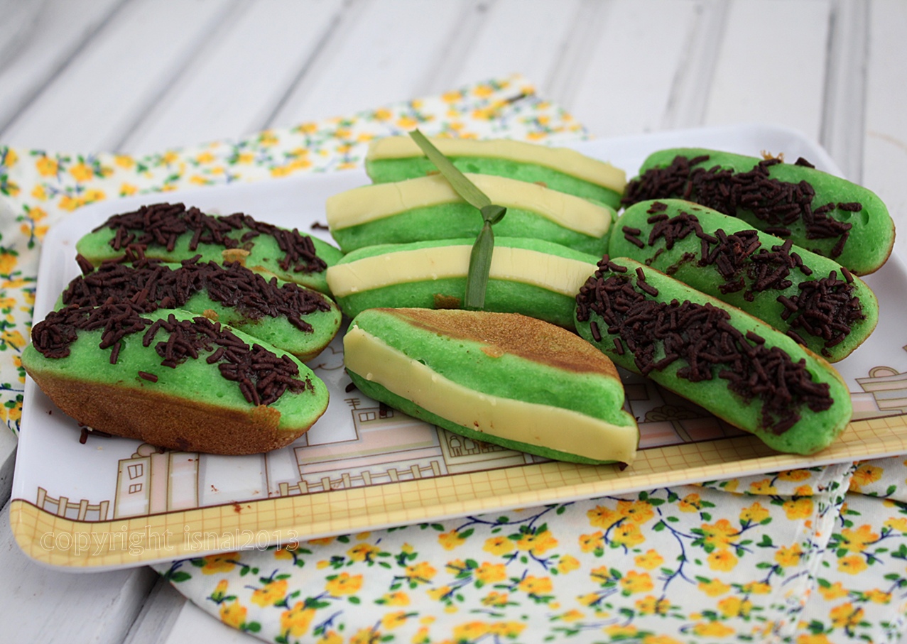 Coba-Coba Yuk.....: KUE PUKIS PANDAN
