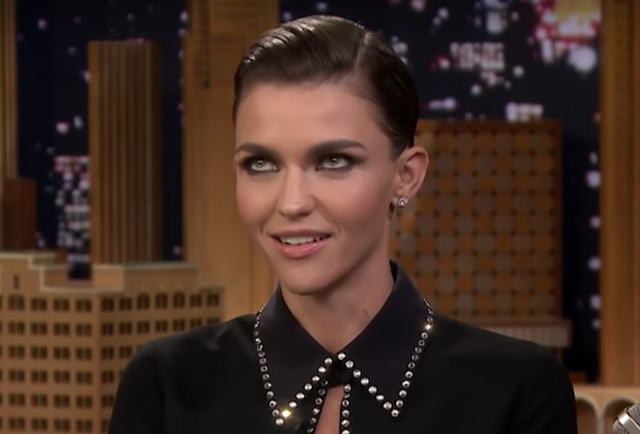 Body Language & Emotional Intelligence: Body Language Analysis No. 4340 ...