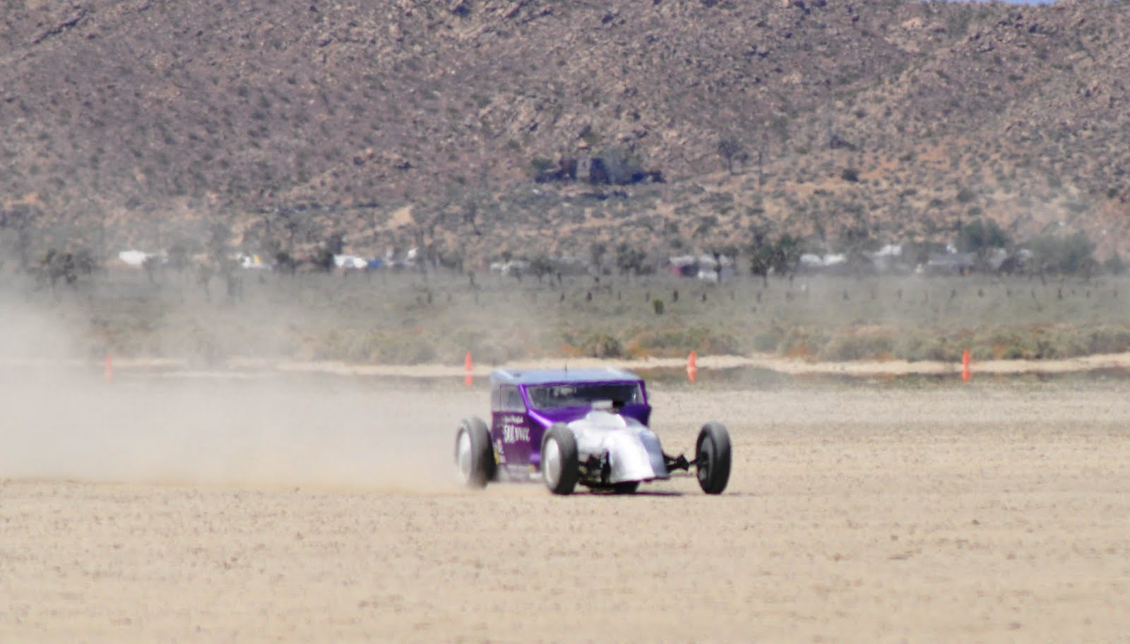 Just A Car Guy: May 14 2011 at El Mirage, dry lakes racing from start ...