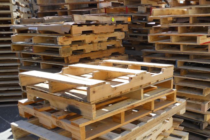 Buat Perabot Dan Peralatan Rumah Dari Kayu Pallet - blog santai-santai ...