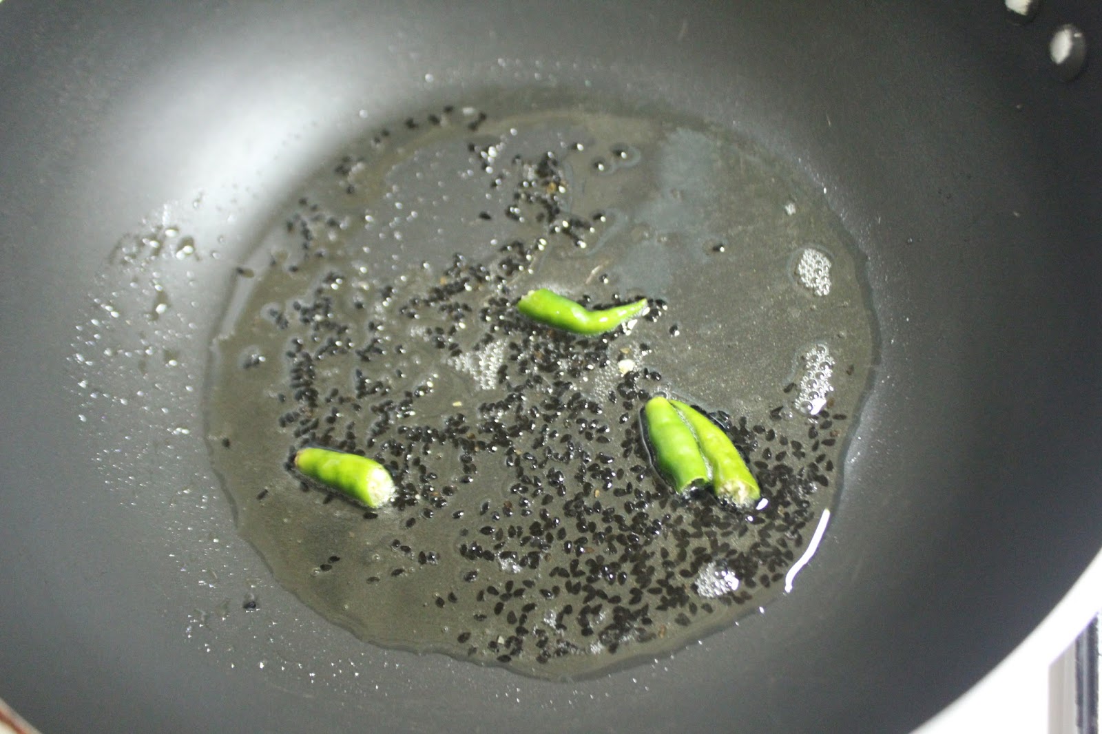 Bethica's Kitchen Flavours: Lau Chechki (Grated Bottle Gourd / Lauki ...