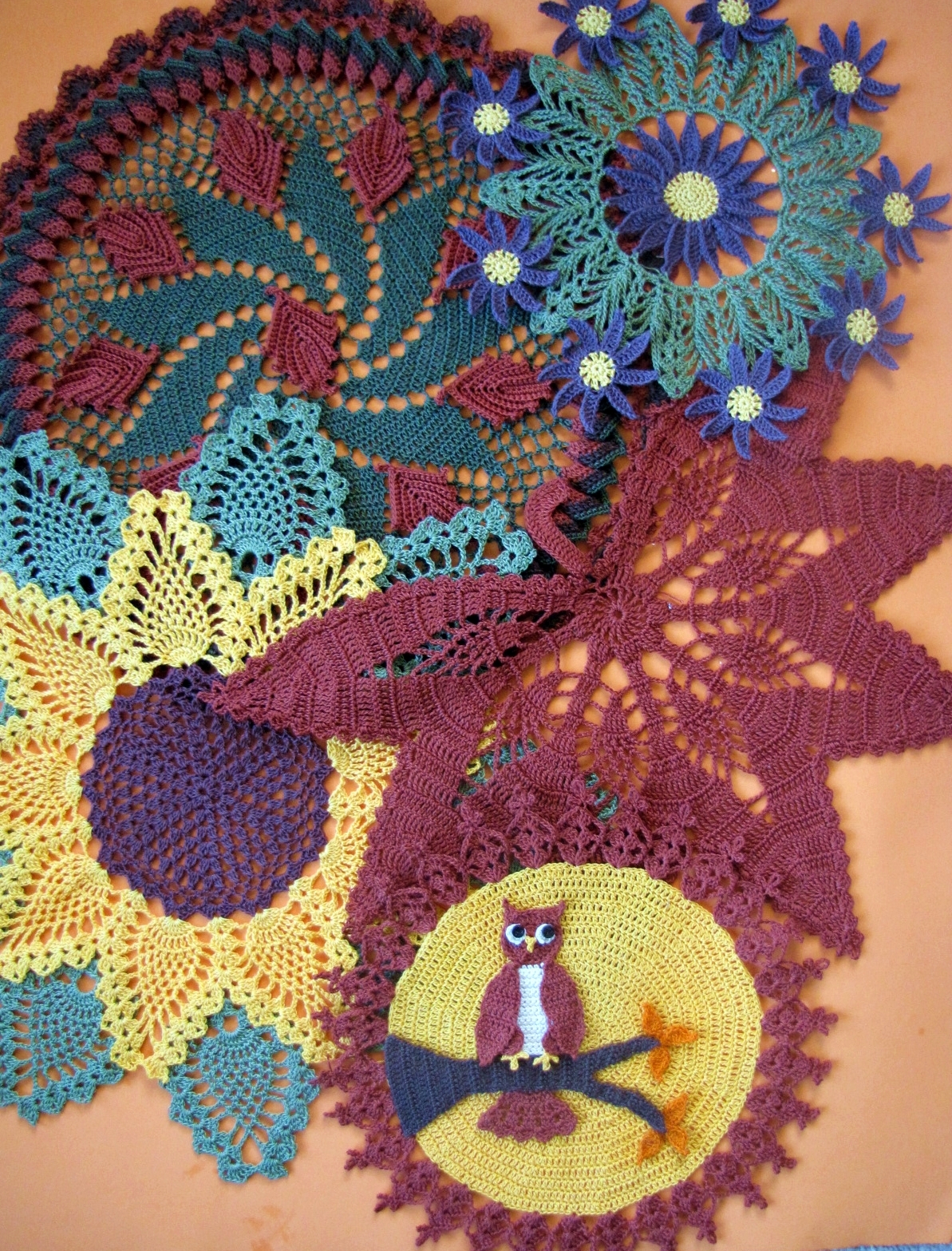 BellaCrochet: Autumn Leaf Doily