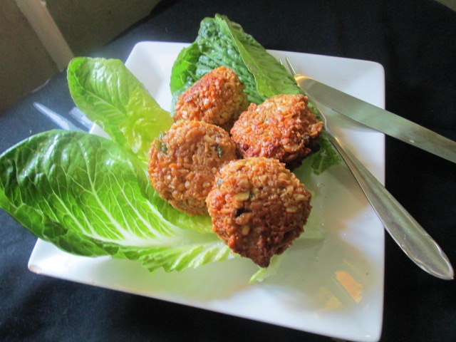 Canela kitchen (gloria): Spicy falafels