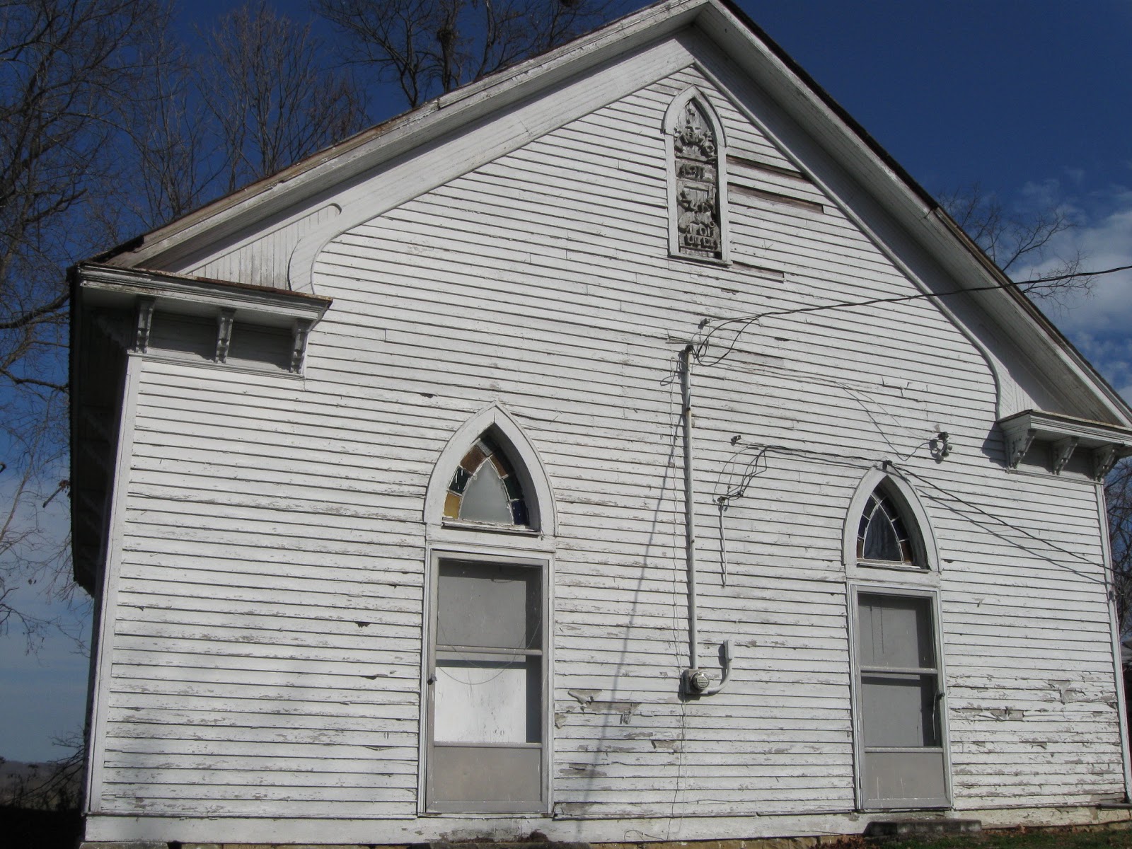 FOLKWAYS NOTEBOOK: SIMPLE SOUTHERN WOODEN COUNTRY CHURCH -- A HUNDRED ...