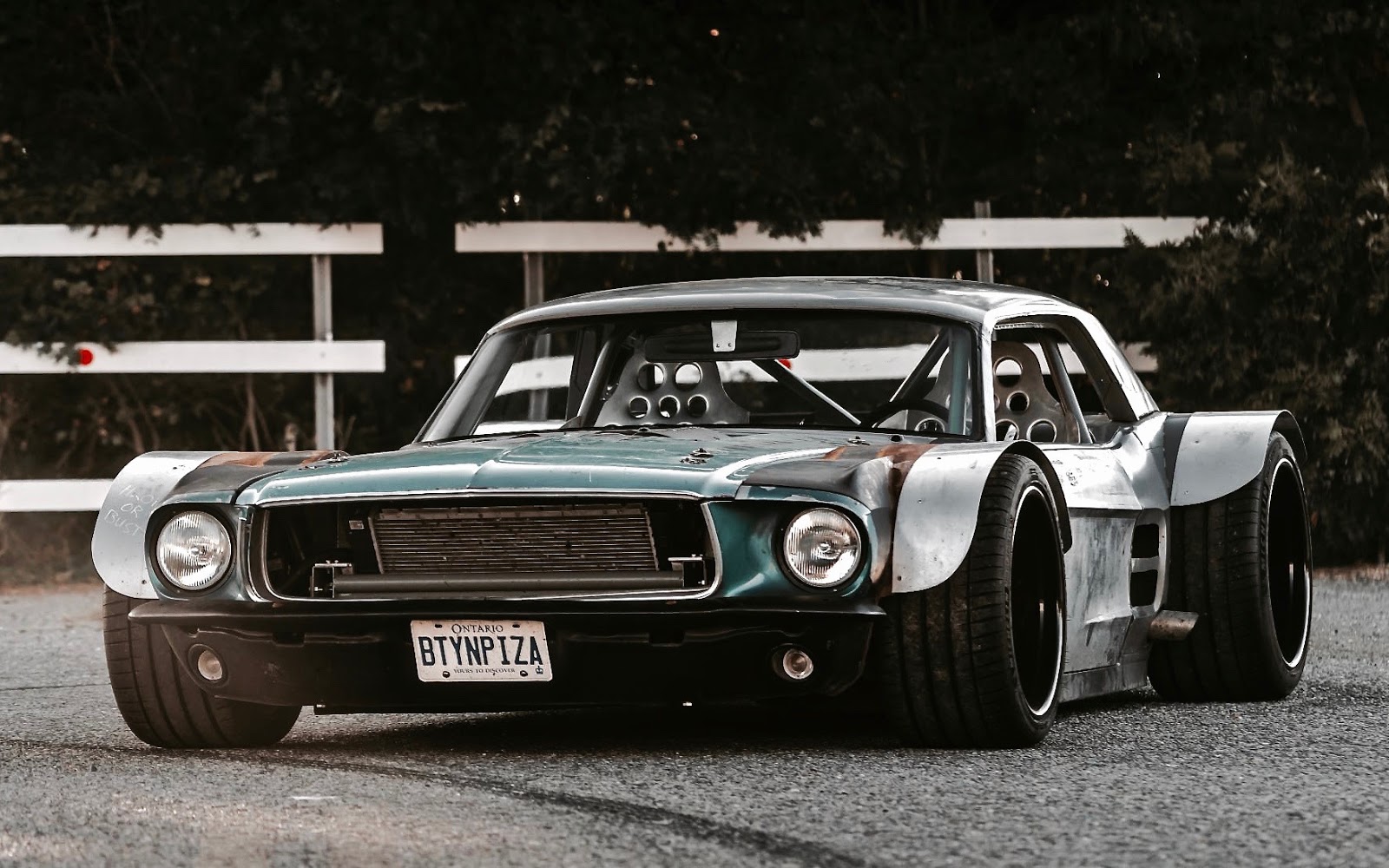 Mustang V8 - Inazuma café racer