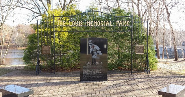 The Matt Ward History Experience : Joe Louis Memorial Park