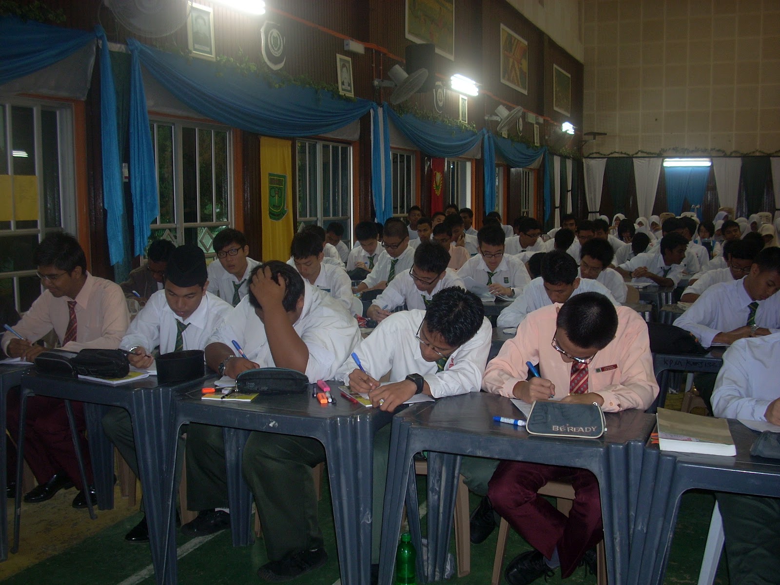 Rozaini Othman (Guru Cemerlang Biologi): Biology Workshop (SMK Jitra)