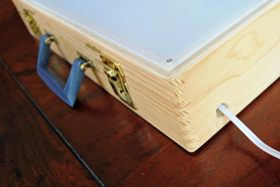 Tom Sarmo: The Cranky Bird Studio: Quick and Easy: DIY Artist's Light Box