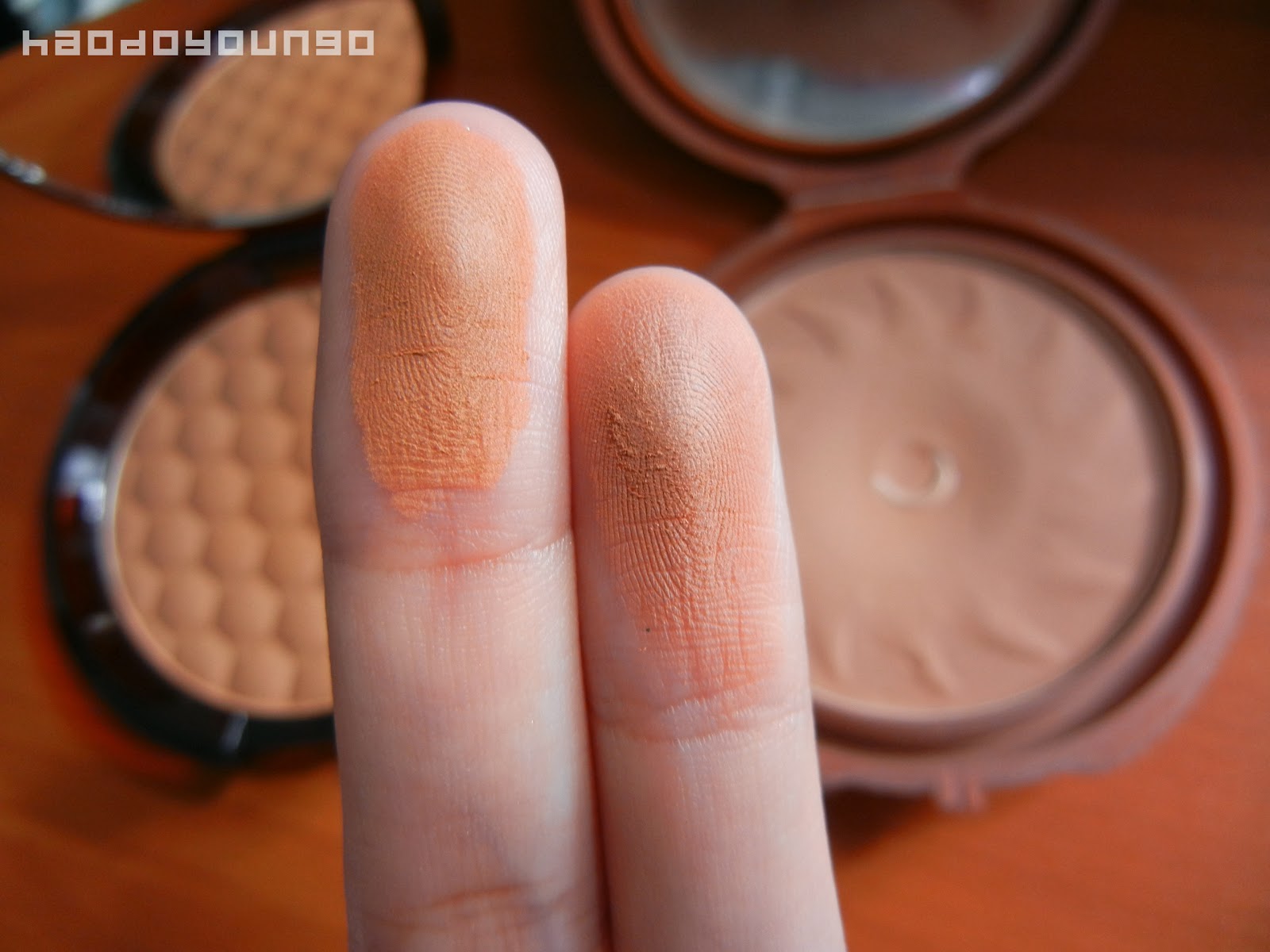 Review & Swatches: The Body Shop Honey Bronze Bronzing Powder in 04 ...