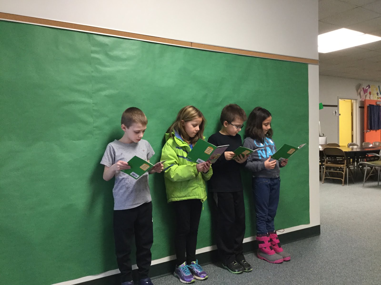 Let's Build A Frame!: Green Screen in 2nd Grade: Celebrating Classroom ...