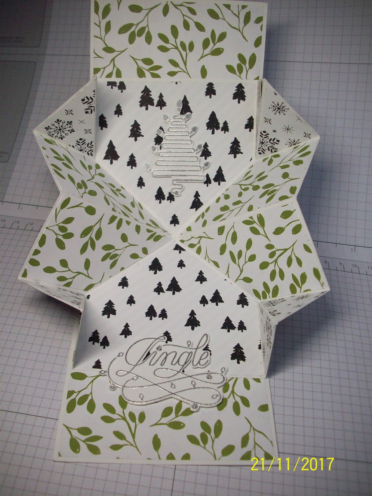 2biggirlscrafting: Tutorial - Card Fold