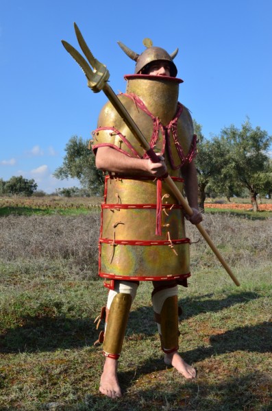 Παρασκήνια: Η αρχαιότερη πανοπλία στον κόσμο είναι Ελληνική! (Εικόνες)