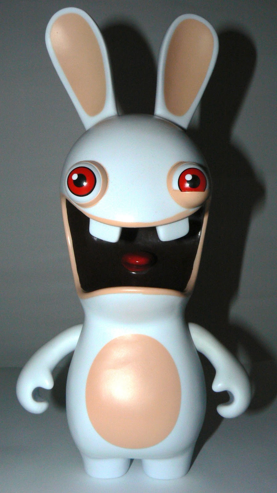 Dunny Addicts: Review: 12" Raving Rabbid 'Scream Edition' by Ubisoft