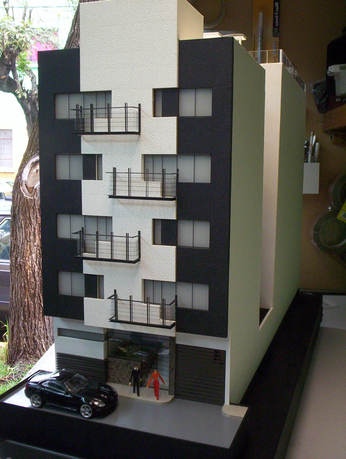 Maqueta de edificio de departamentos