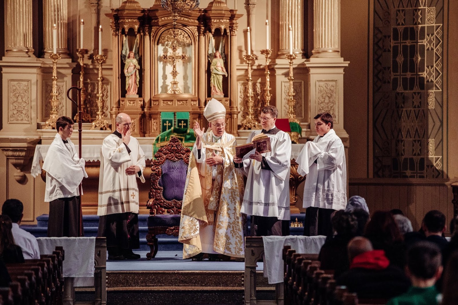 New Liturgical Movement: Pontifical Low Mass and Confirmations in Detroit