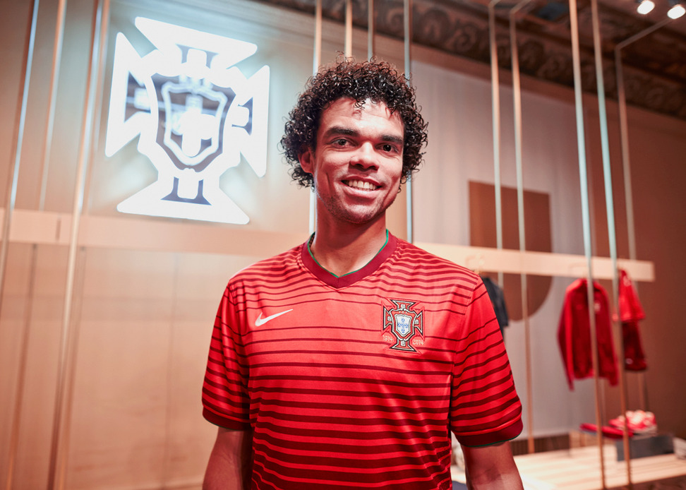 NIKE FOOTBALL (SOCCER) SUMMER COLLECTION 2014-WORLD CUP KITS+LIFESTYLE