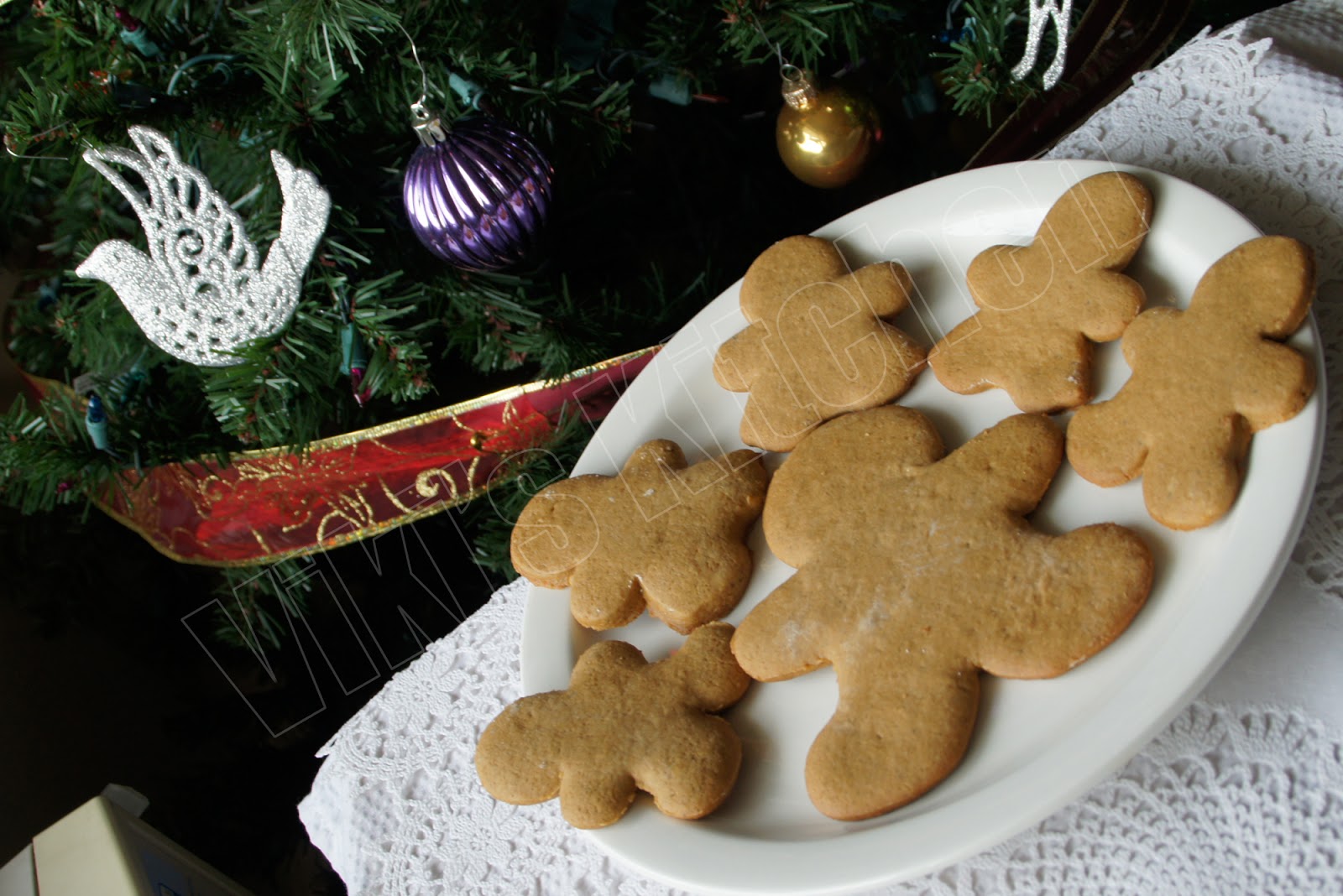 Viki 's Kitchen: Ginger bread cookies