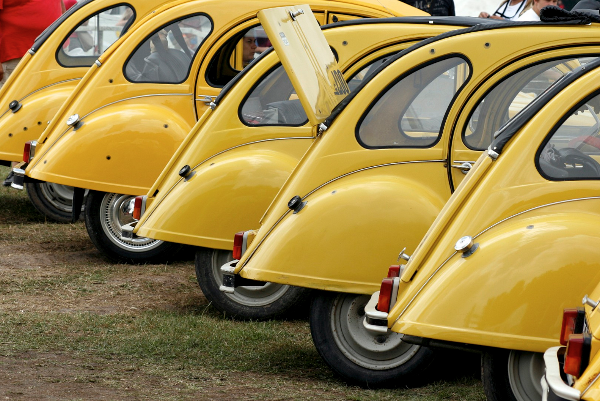 FAB WHEELS DIGEST (F.W.D.): 1981 Citroën 2CV '007'