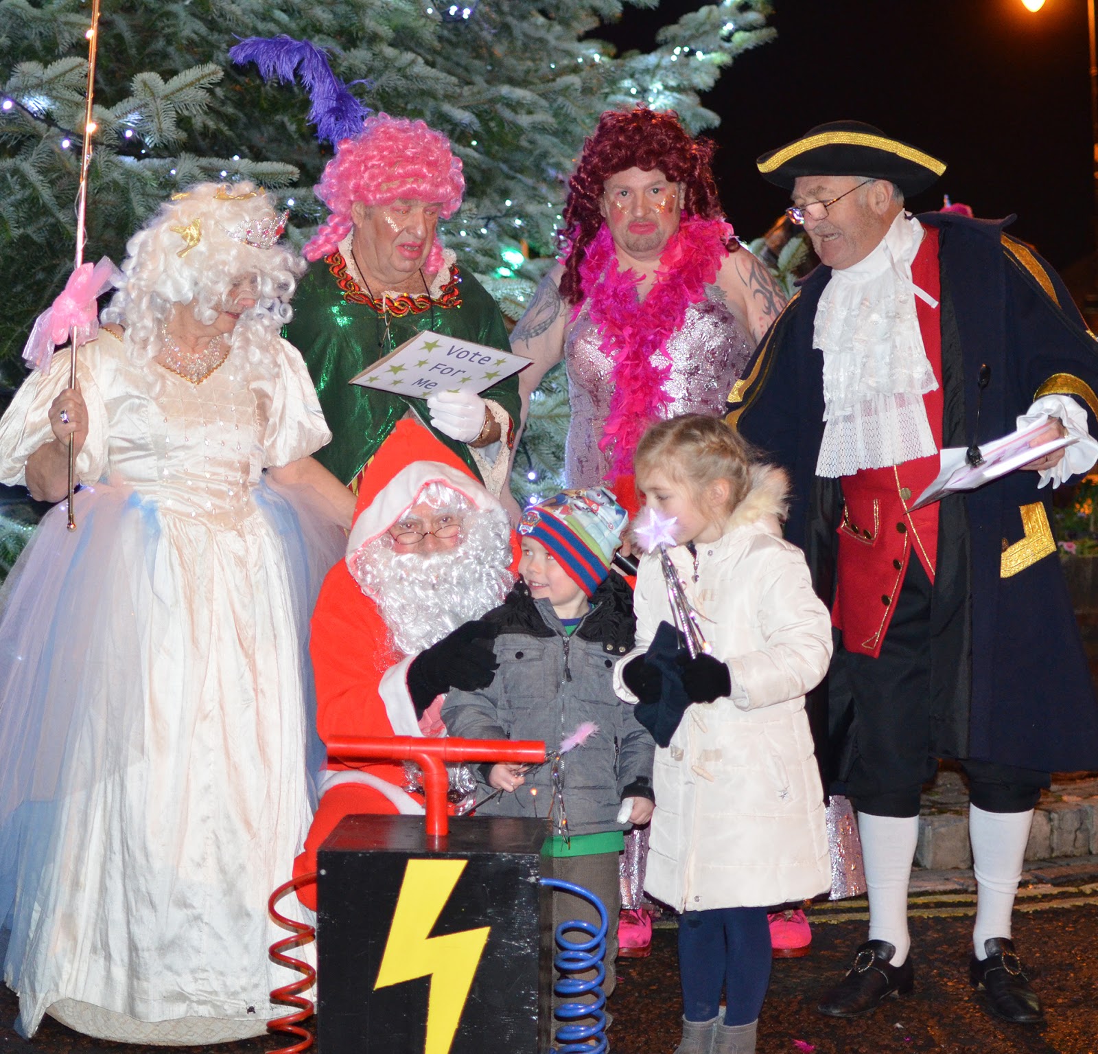 Teesdale Mercury: Panto fun as Barnard Castle's Christmas tree lights ...