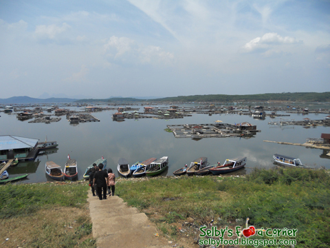 Selby's Food Corner: Lunch at Waduk Cirata (Cirata Dam) Sindang Jaya ...