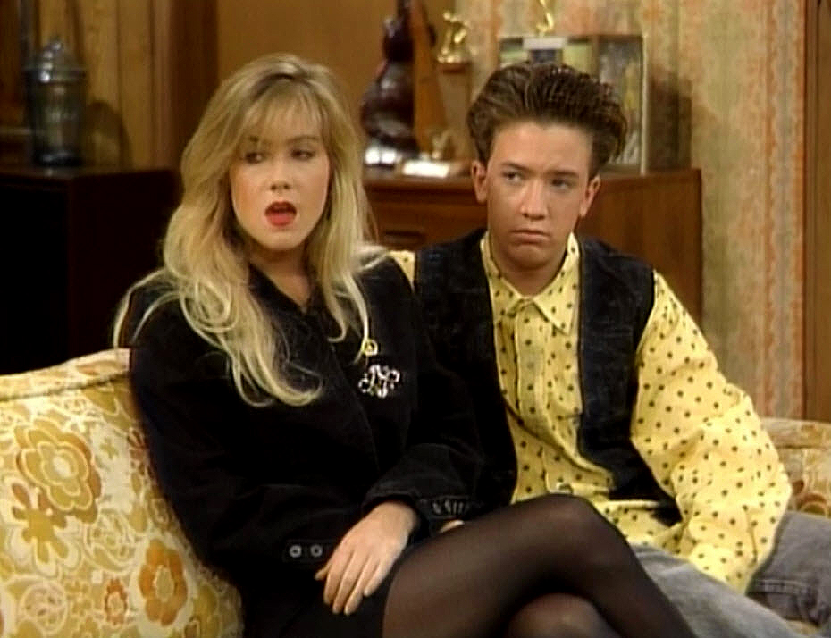 Retrospace: Mini Skirt Monday #114: Kelly Bundy