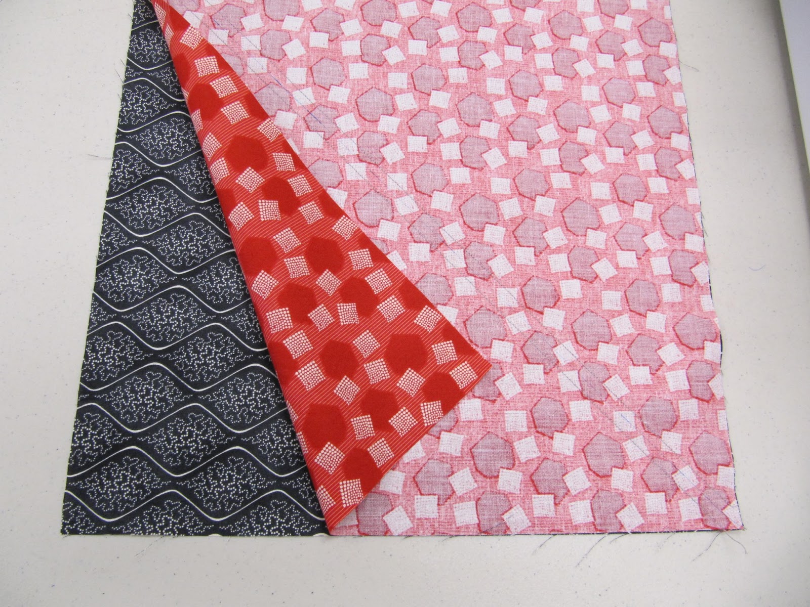 Inspired by Fabric: Tutorial: Two-Color Quilt