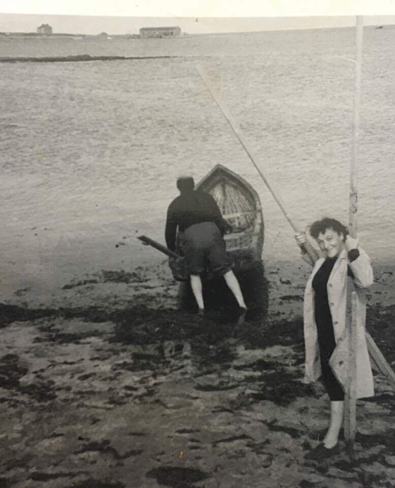 AboutAran.com: Singer Delia Murphy and her time on the Aran Islands.