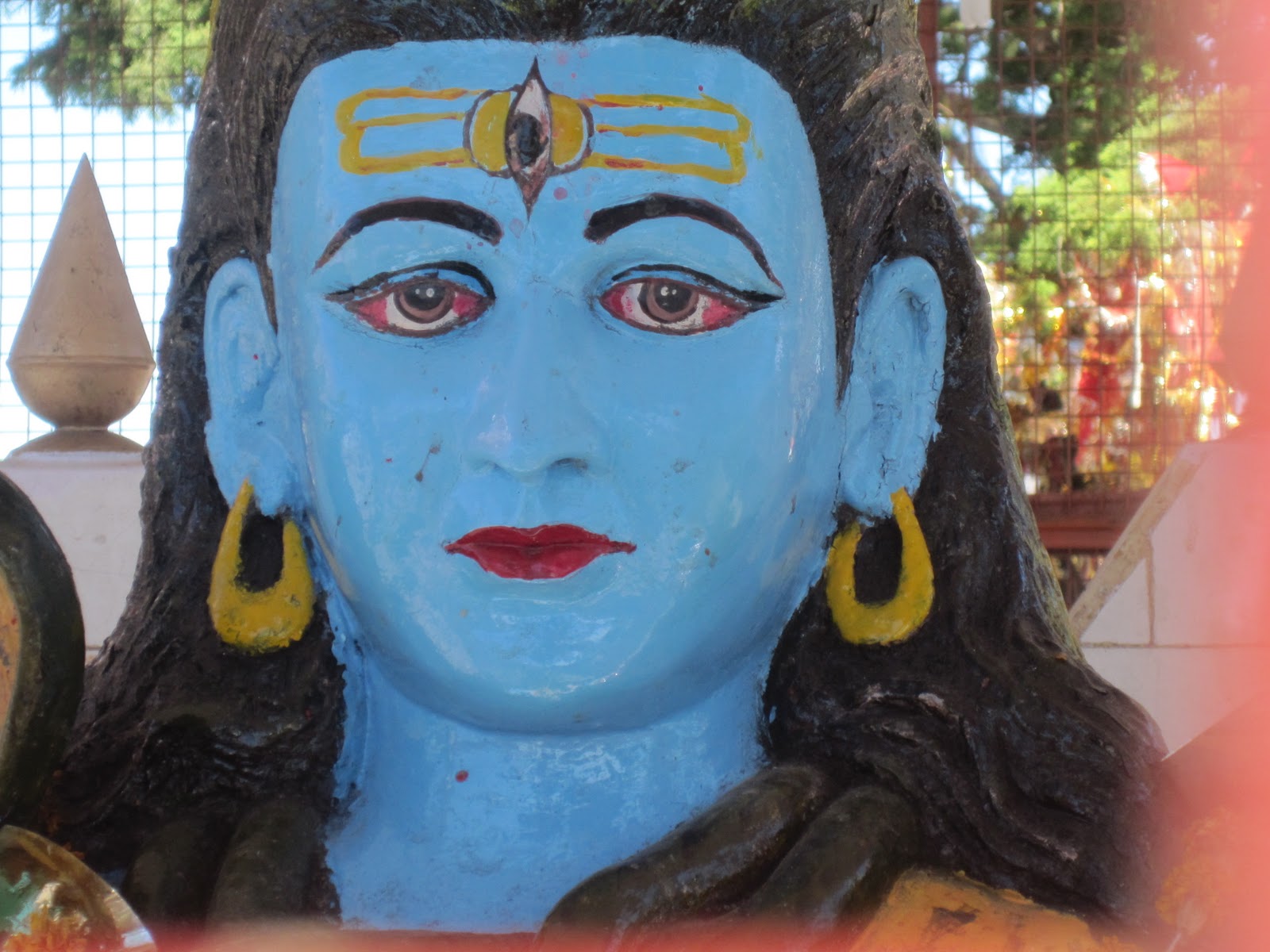 VIAJES DE MUJERES POR EL MUNDO - MANGO SHAPE: El significado del BINDI