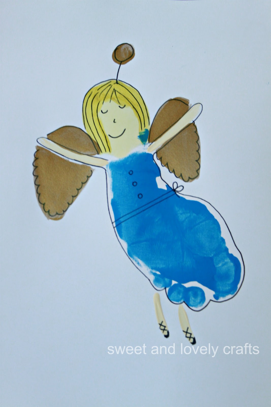 sweet and lovely crafts: footprint angels