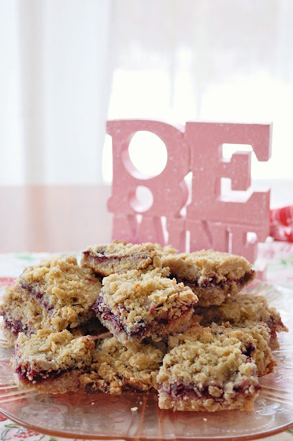 A Feathered Nest: Cooking 101 - Favorite Jam Bars