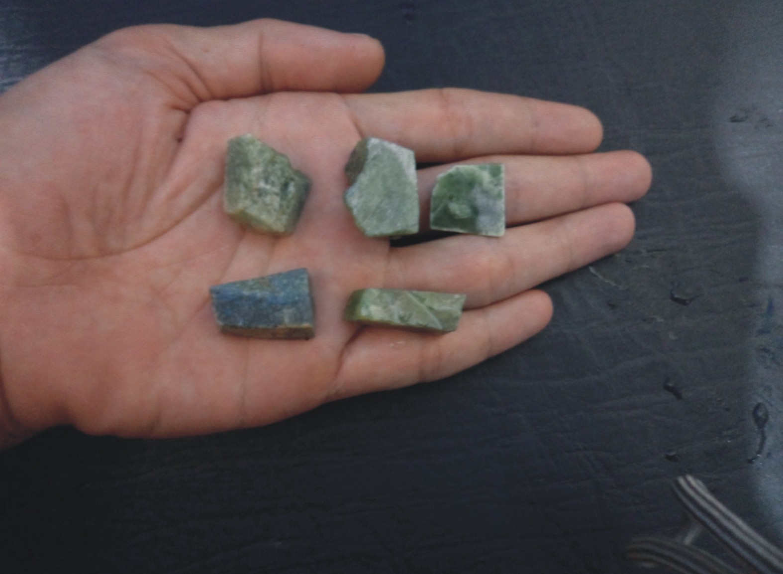 AKIK STONE: NATURAL ROUGH SUNGAI DAREH KRISTAL Code-NRSDK 0052