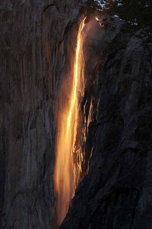 Amazing Fire Waterfall of Yosemite - Pictures