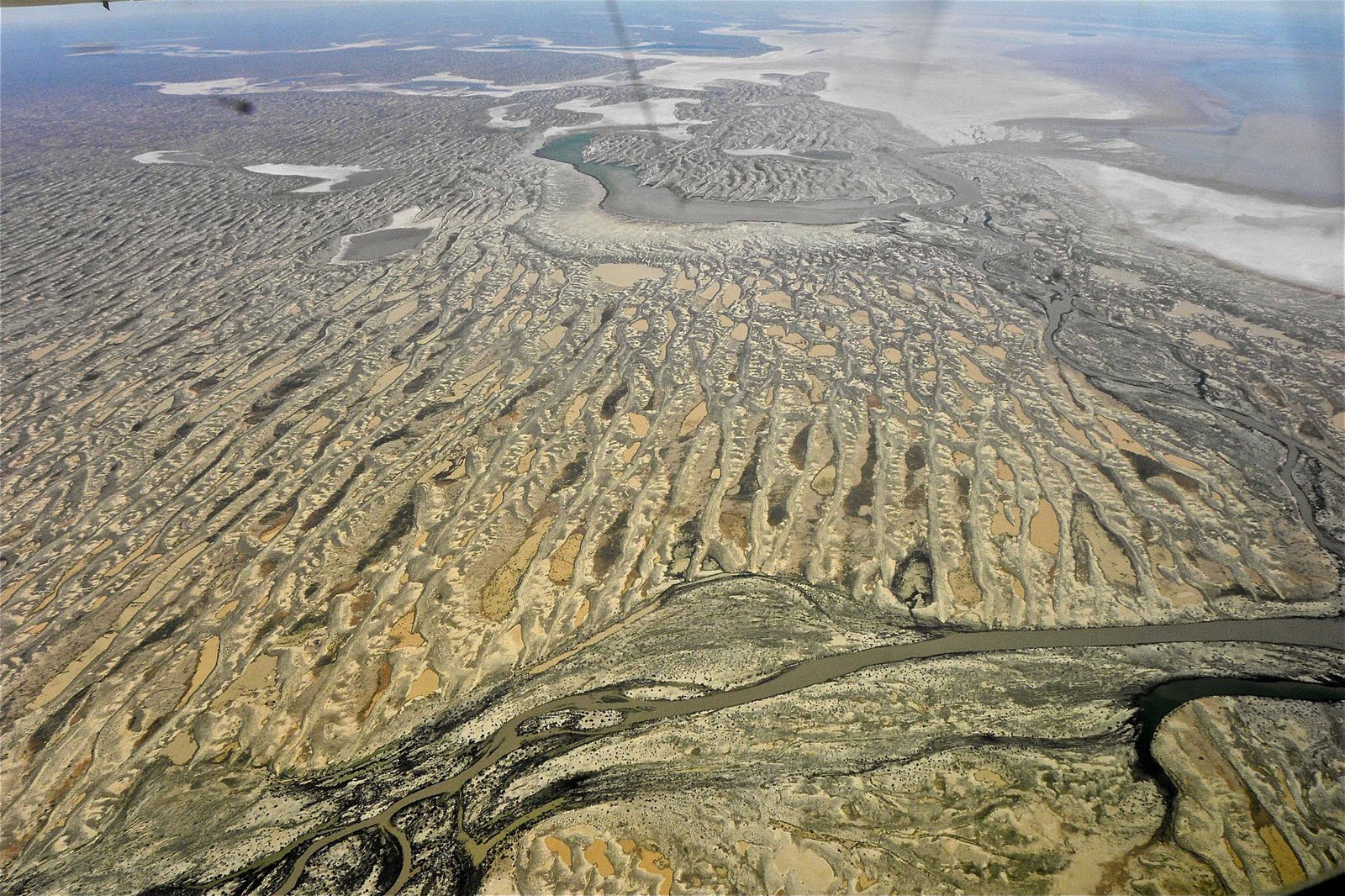 Air Tour of Lake Eyre and Birdsville: Birdsville to Lake Eyre...