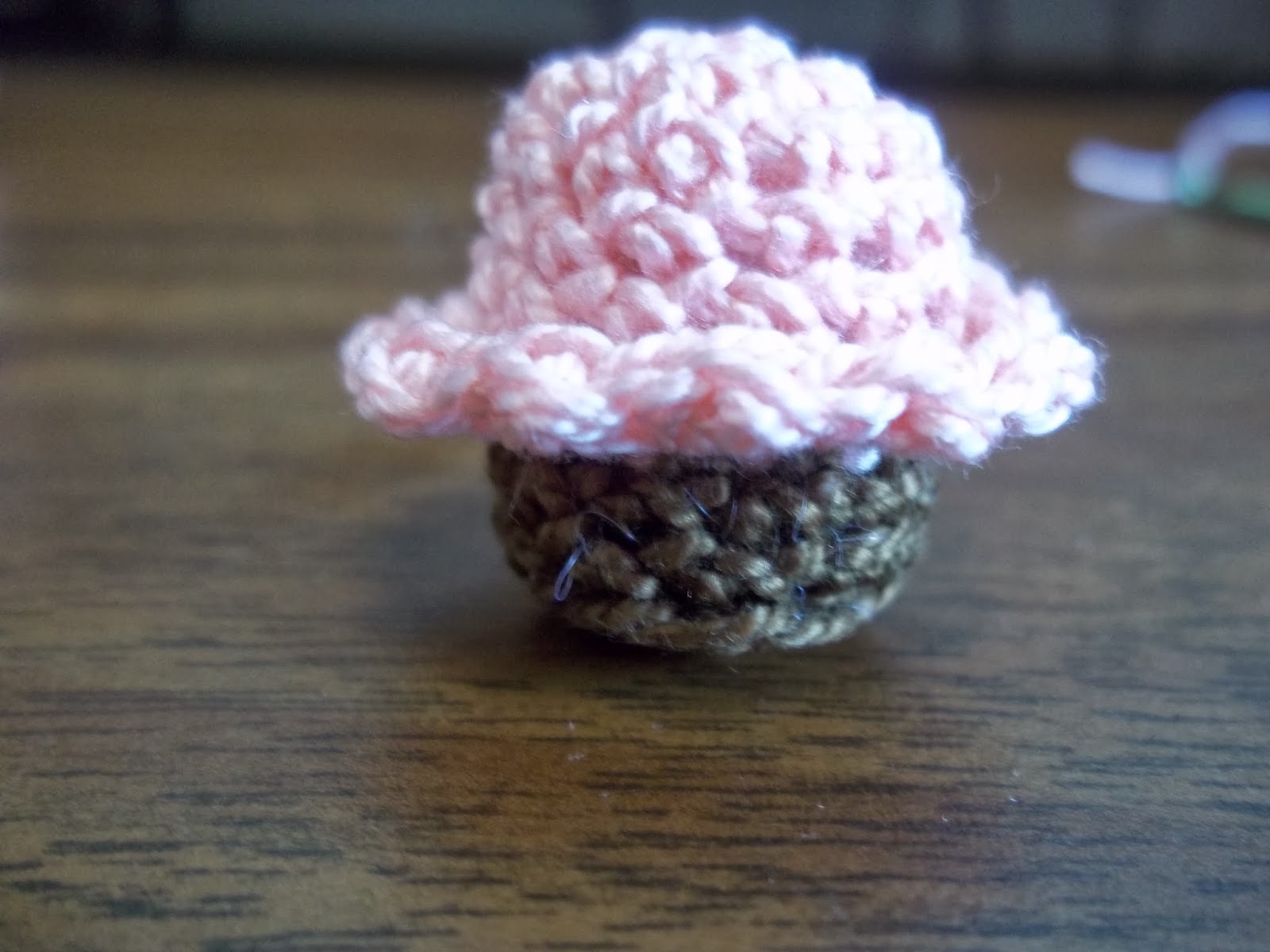 Eden is only a dream away: Crochet mini food pendants!