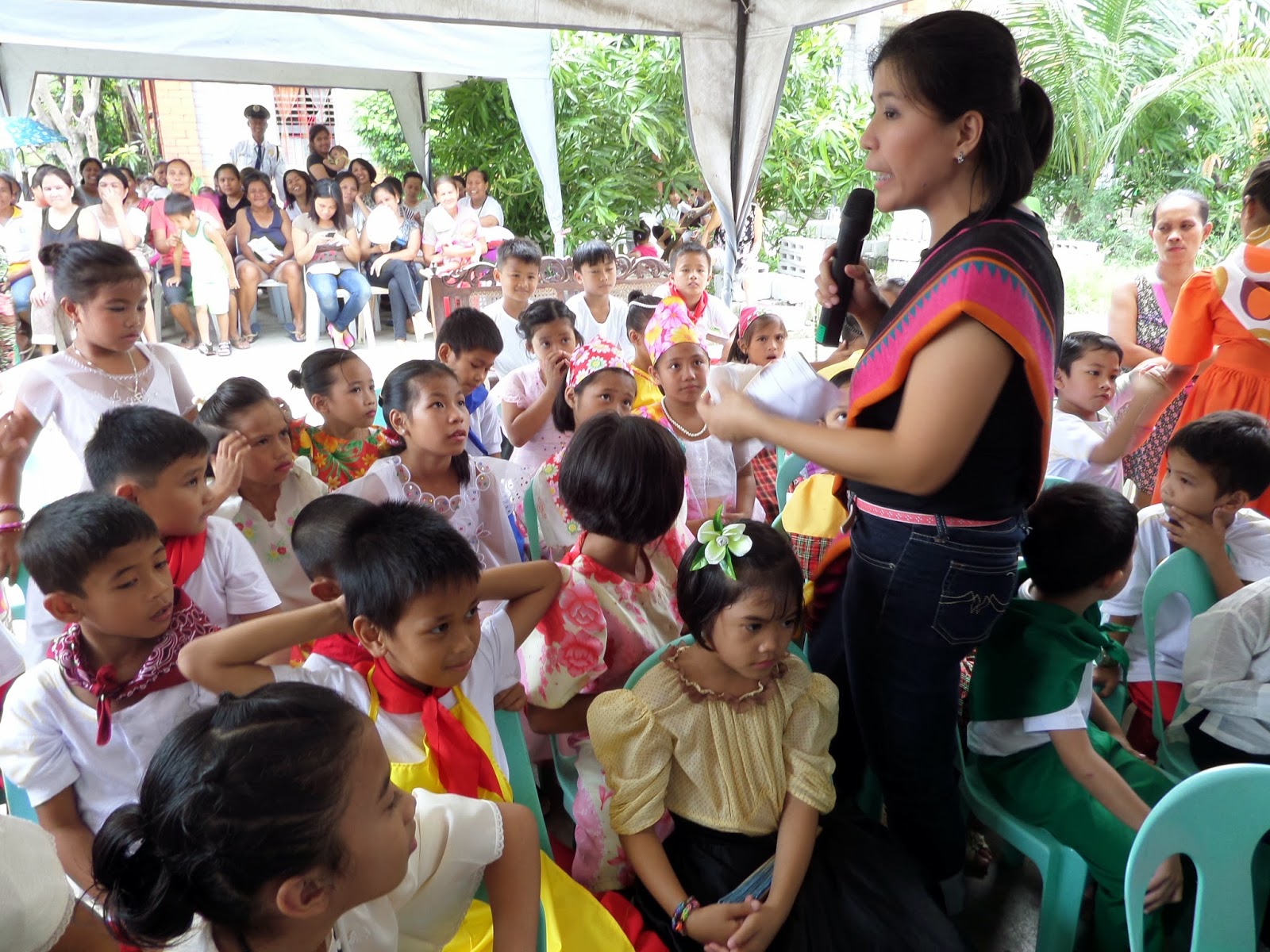 Mano Amiga Pilipinas: Filipino: Language of Unity