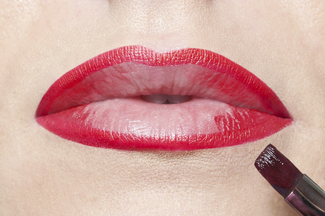 Tuto: Comment réaliser une bouche rouge parfaite et longue tenue | They ...