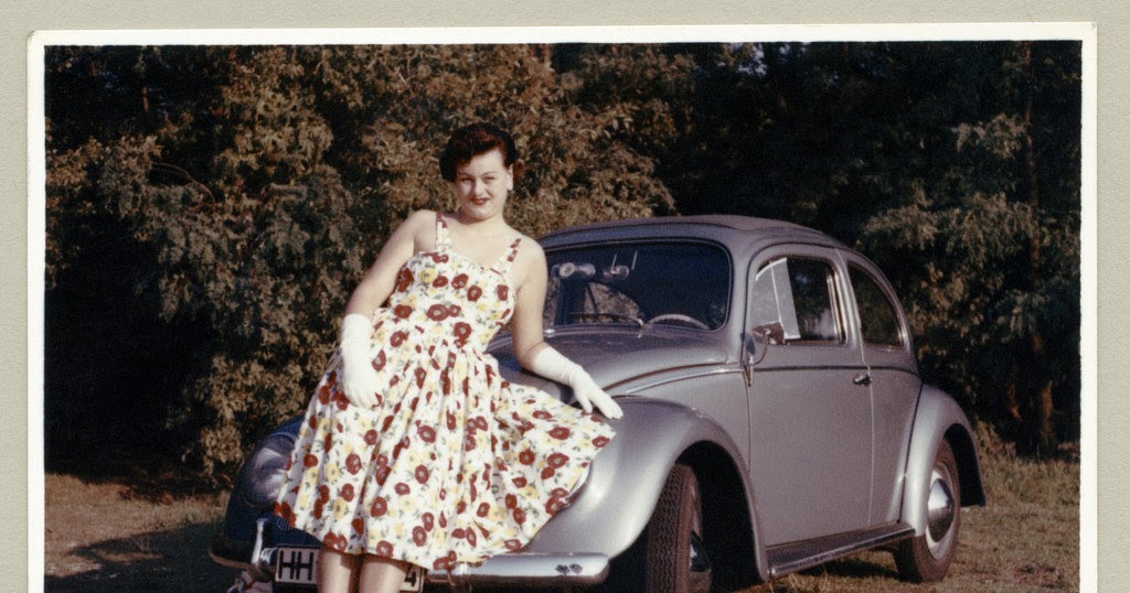 Wonderful Kodacolor Prints of Women With Classic Cars in the 1950s ...