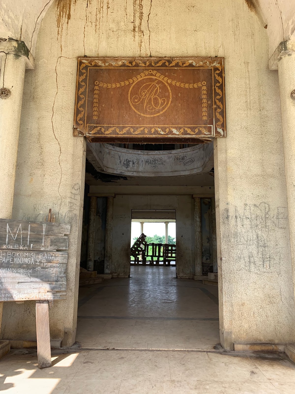 Adventure Thug: Mobutu’s Mansion, Lisala