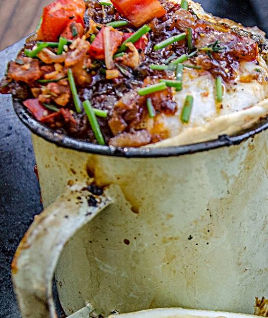 In en om die huis: Tin Cup Breakfast