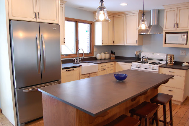 KELLY CUSTOM KITCHENS