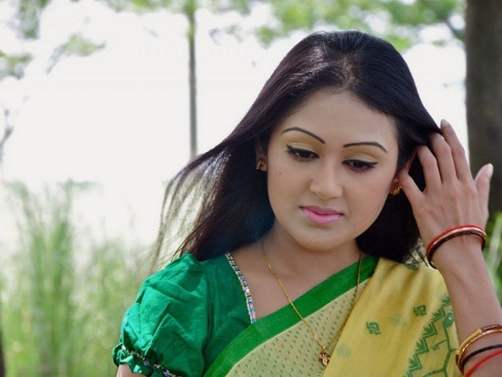 Kushum Shikder Best Photo Gallery | Biodata Cave