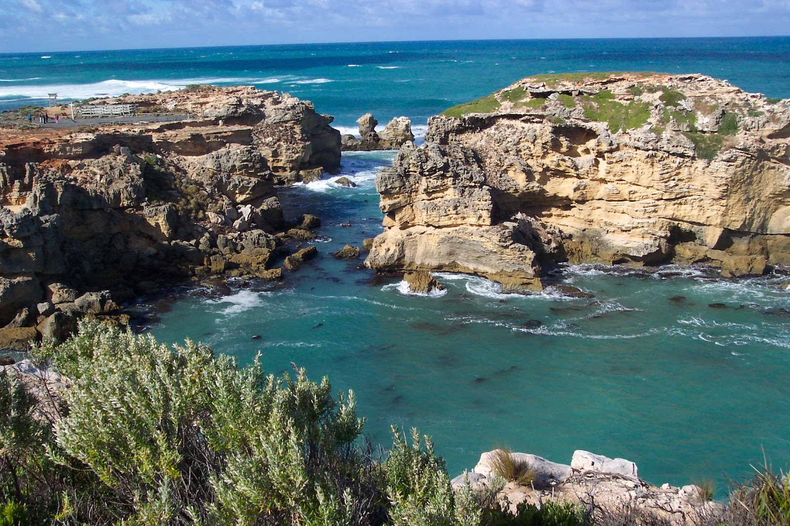 Gus Caravanning: April 2012