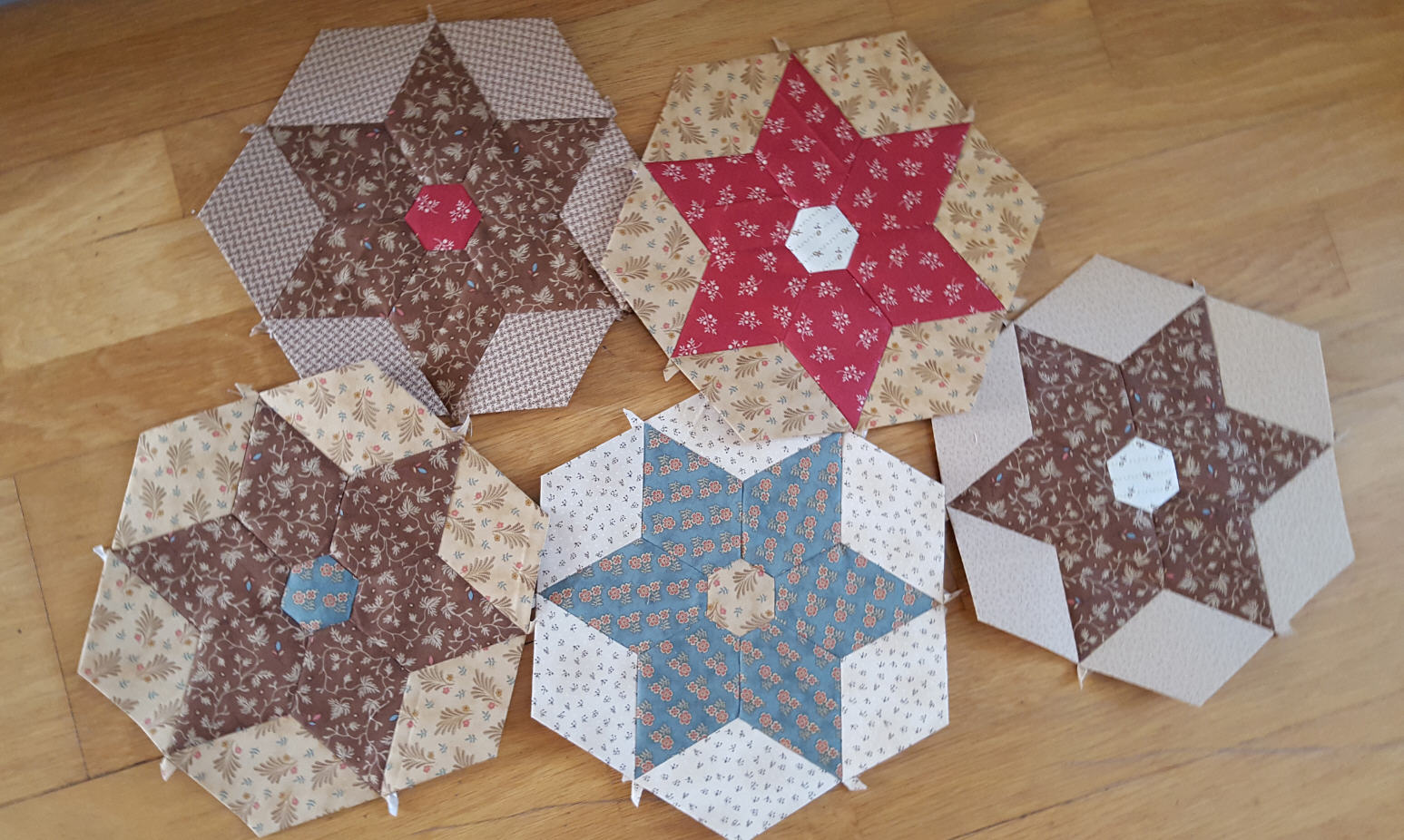 Quiltoholic: More Epp Hexie Stars