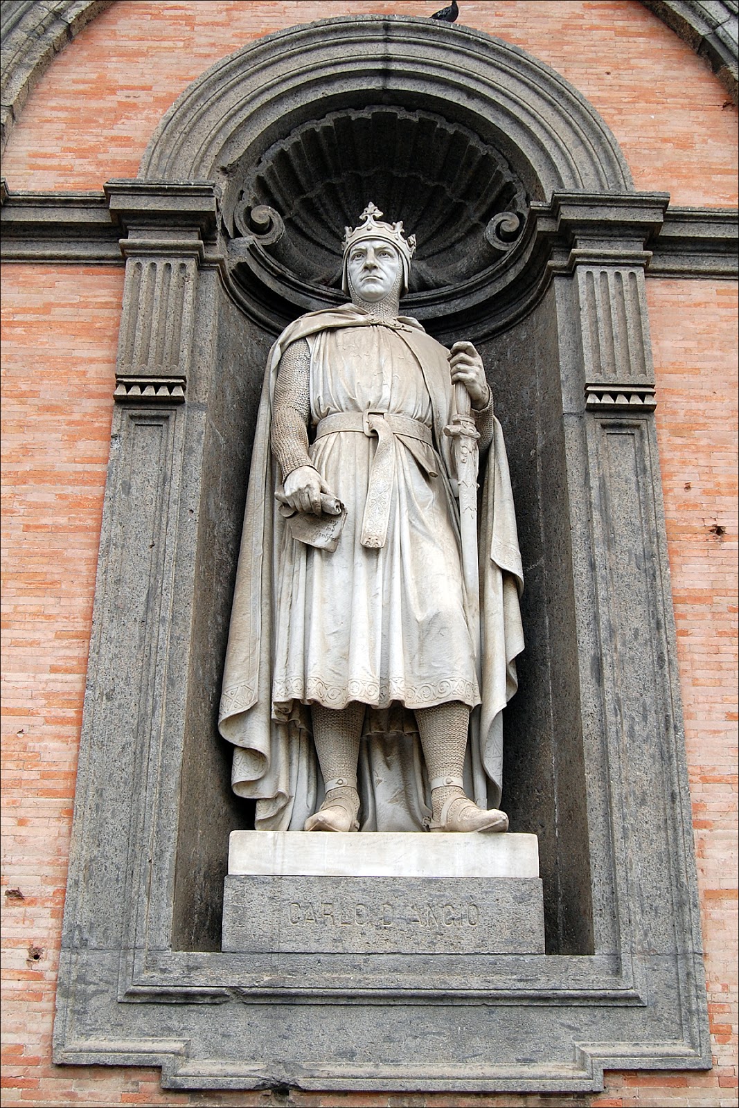 Il Regno: Photo of the Week: Statue of Charles I of Anjou