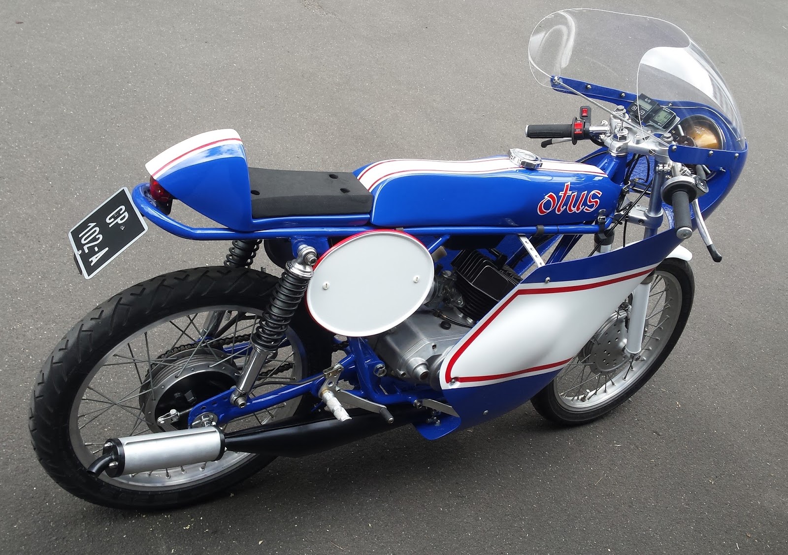 Y.C. Design: OTUS 50 cc : RESTAURATION