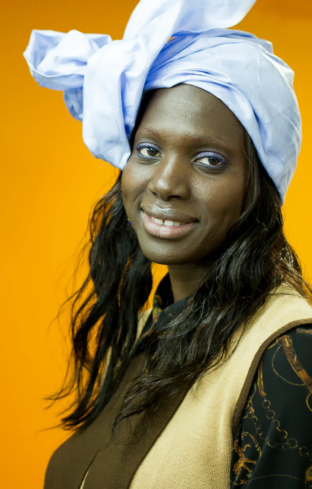 Colores del Mundo: TALLER DE TOCADOS AFRICANOS. FUNDACION MUJERES POR ...