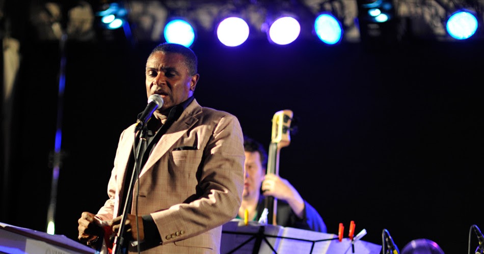 Salsa: José Alberto "El Canario"