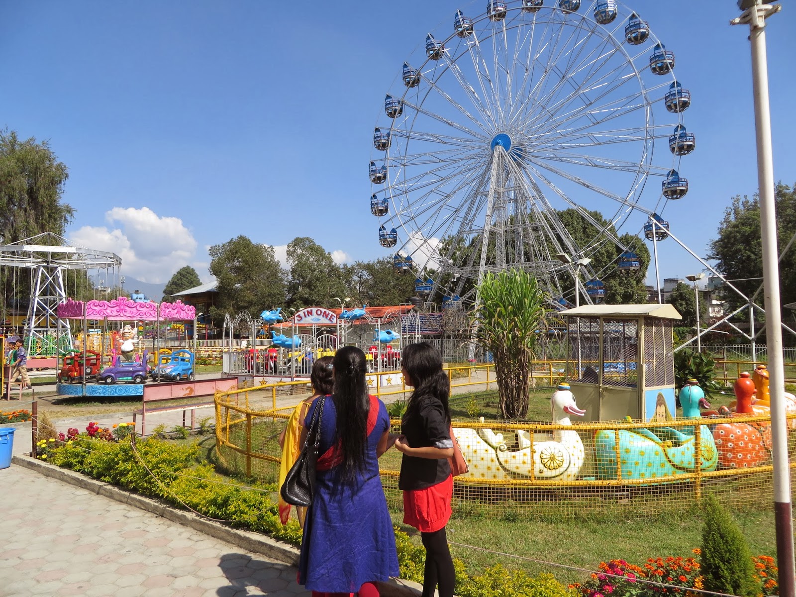 NepaLaura: Funpark: 'pretpark' van Nepal