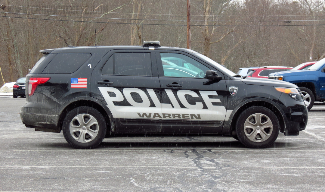 The Crown Vics ETC Blog: Warren MA PD Far From Home...